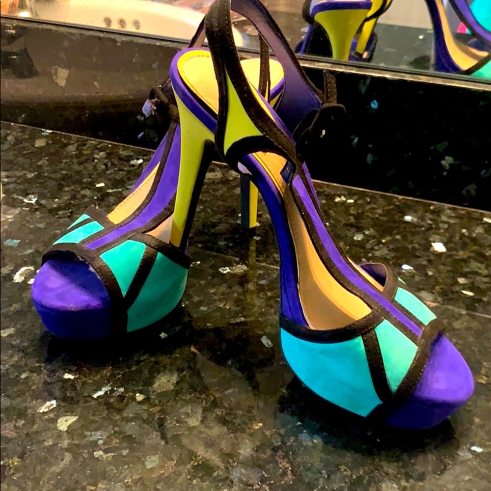 Beautiful Mosaic Gianni Bini Heels! - Gem